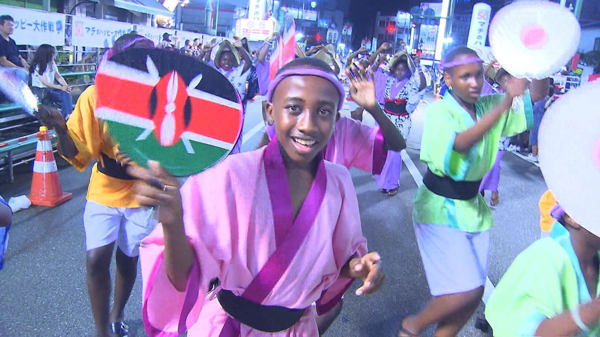 2ページ目 「アフリカン阿波ダンス」で魅了 ケニアの子どもたちが踊り込み【徳島】（2025年8月14日掲載）｜JRT NEWS NNN