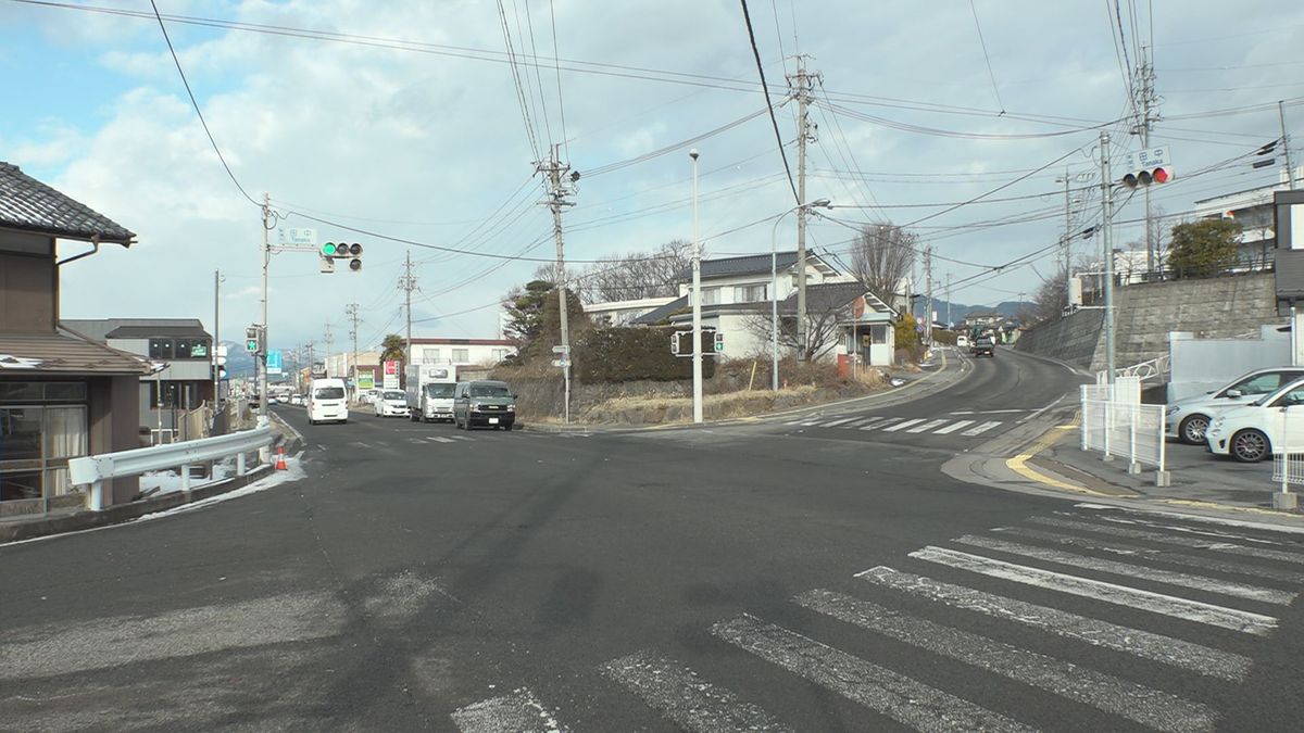 【続報】バイク運転の18歳男子高校生が意識不明の重体 東御市の国道 信号のある交差点 トラックとバイク衝突事故【長野】 （2026年1月13日 ...