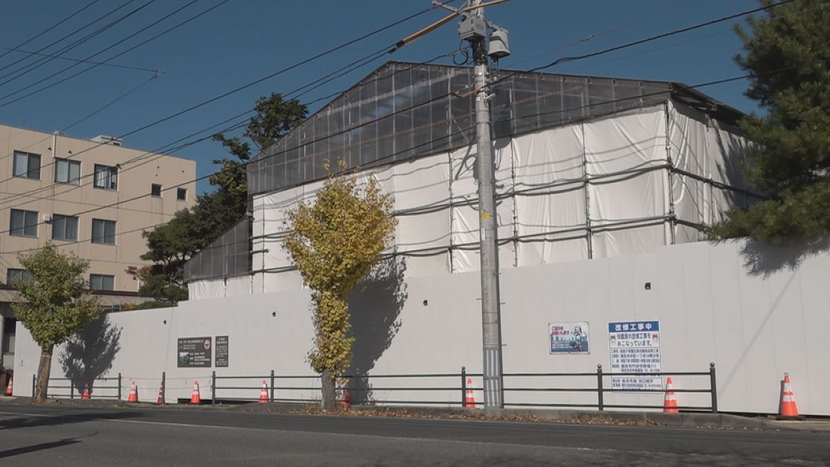 修復工事が進められている酒田市の国指定史跡「旧鐙屋」で見学会 伝統の技と最新技術の作業現場公開（2025年11月18日掲載）｜YBC NEWS NNN