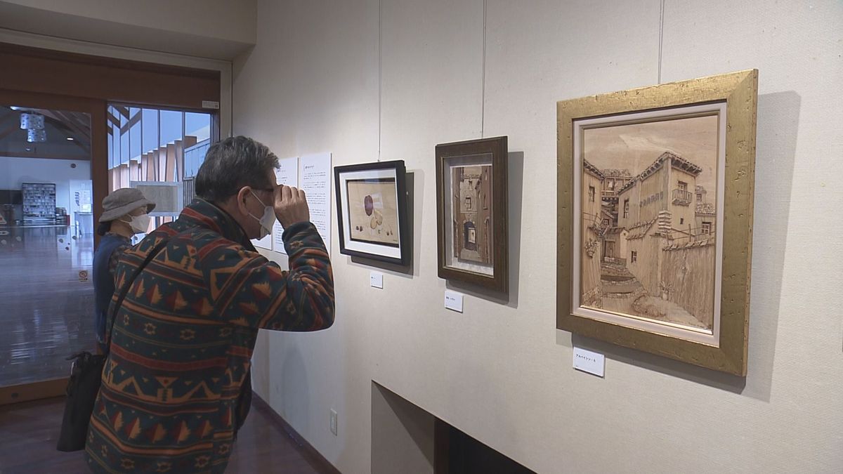 スペインの伝統的な木工技法「タラセア」で制作した作品の展示会 白鷹町の交流センター（2025年11月28日掲載）｜YBC NEWS NNN