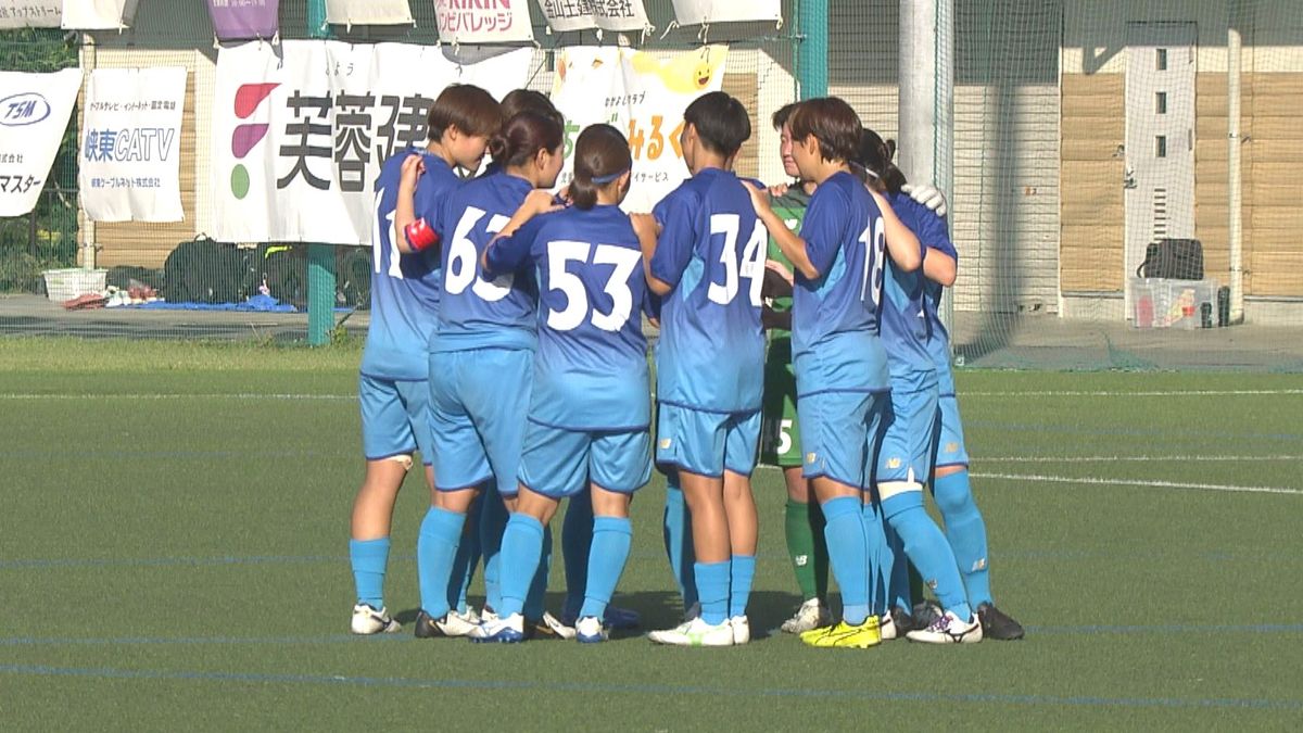 サッカー皇后杯 山梨学院レッドサンダーズ 3連覇で関東切符獲得 決勝は圧巻のゴールラッシュ（2025年7月20日掲載）｜YBS NEWS NNN